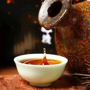 北京作家肥猪满圈 
