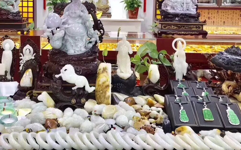 和田玉和翡翠哪个更贵?看完再也不纠结了