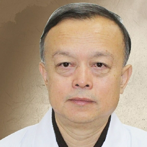 中医风湿专家何教授 