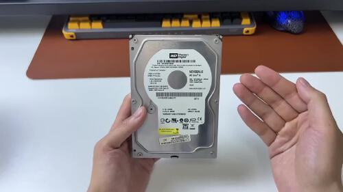 电脑的硬盘读写速度慢,划分内存来提升读写,瞬间提升几十倍