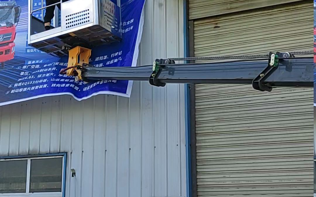 广告喷绘布安装就用湖北嘉力23米蓝牌高空作业车