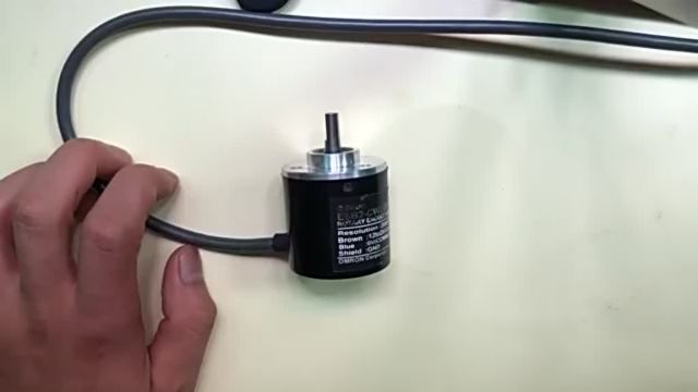 PLC和显示仪表接上编码器后,是如何得知编码器是正转还是反转