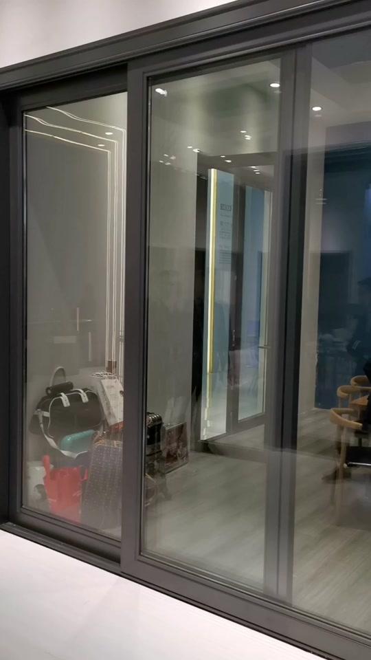 高3米5,宽3米的玻璃移门,推拉顺畅,好牛!@抖音小助手 @企业号小助手