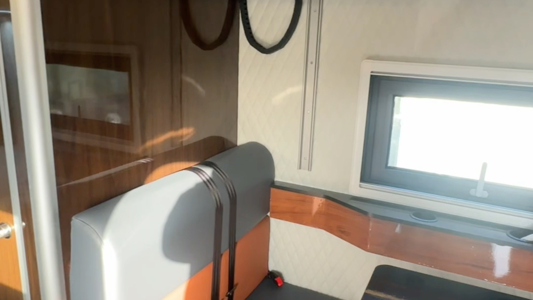 重汽豪沃统帅轻卡房车,铝合金结构方舱式房车