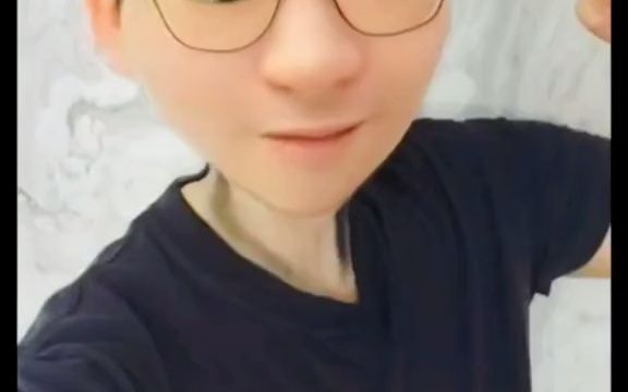 自动生成社交媒体档案的文案! ✒ 还在苦恼INS文案、YT影片描述、...