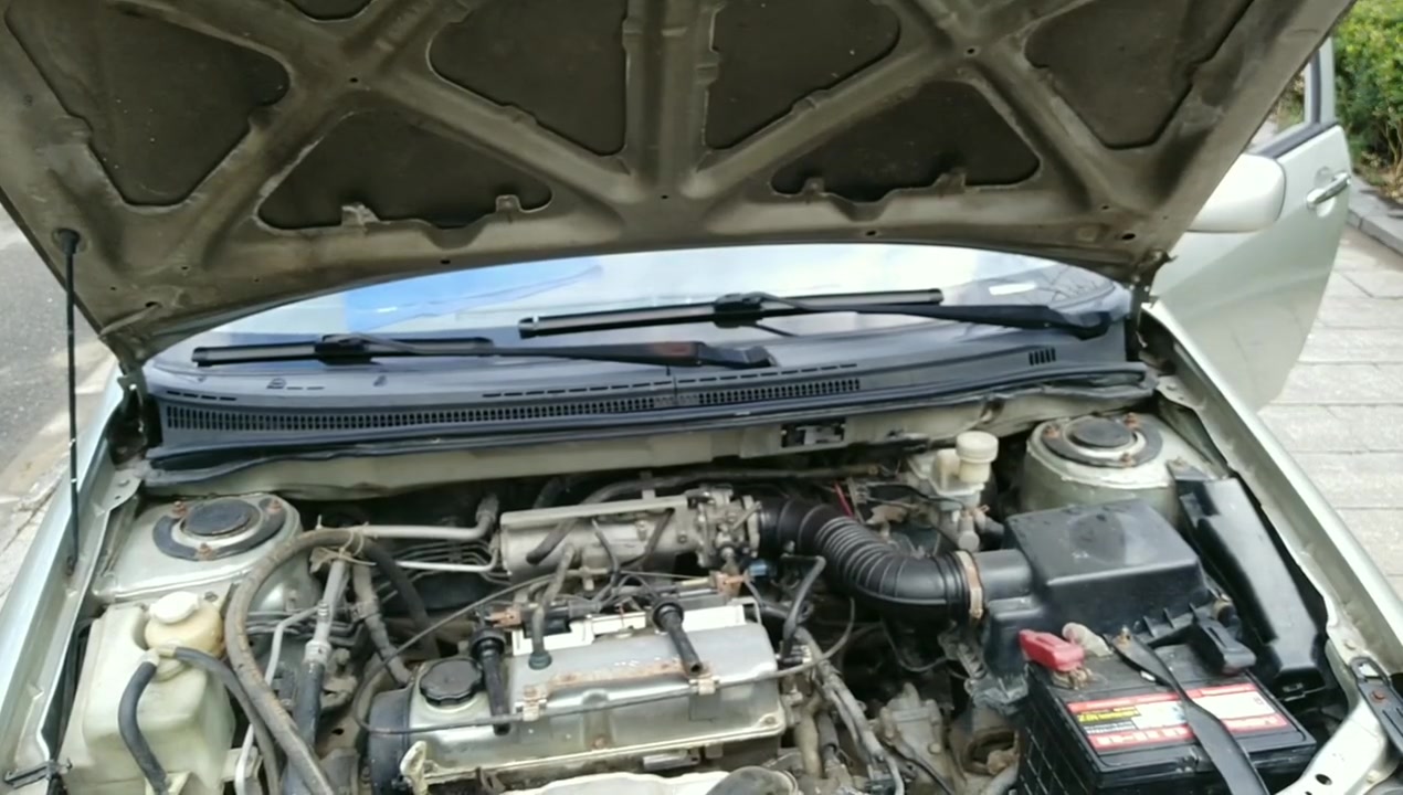 实测把汽车点火线圈插头拔下,看下一秒发动机会发生什么变化?