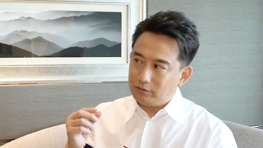 黄磊一条微博引热议：多少人的羞耻感，是父母给的