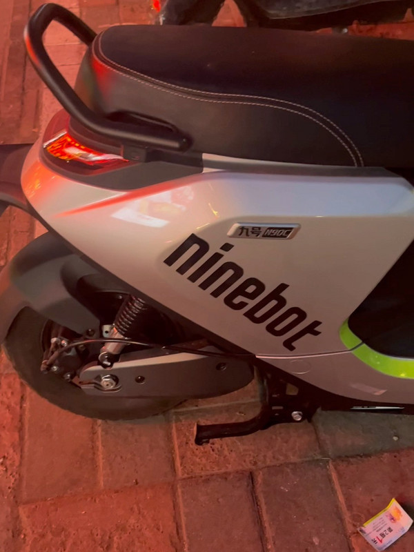 科技感十足的九号电动车