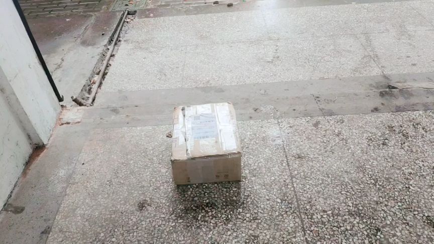 刹车片到了,我们看看是什么型号