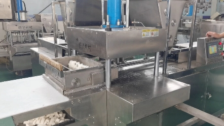 试机师傅迟到30分钟,人事部扣了他50元,结果这台米糕机器试了一整天,...