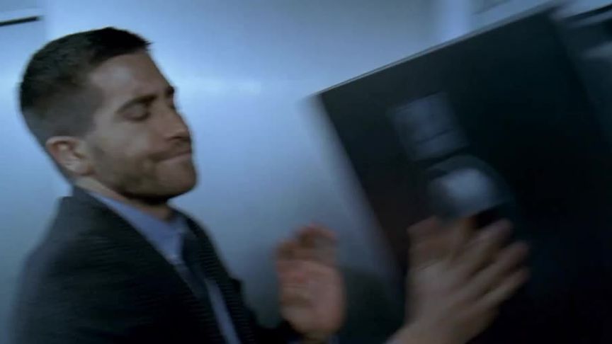 源代码:脑死亡,8分钟时间你会选择拯救世界吗