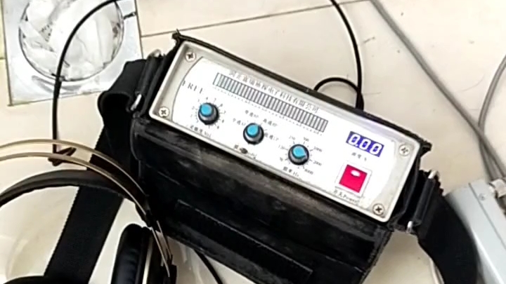 领秀城卫生间水管漏水点找到