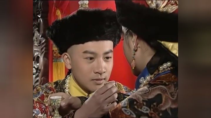 还珠格格:新旧两版大结局对比,新小燕子苦等五阿哥