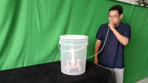 看看瞬间3分钟的粉尘爆炸科学实验