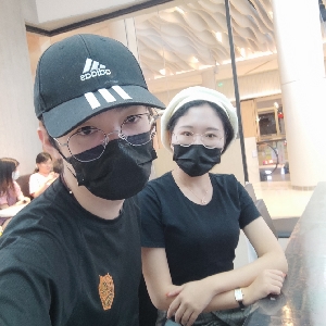 灯笼兄和饼儿妹 