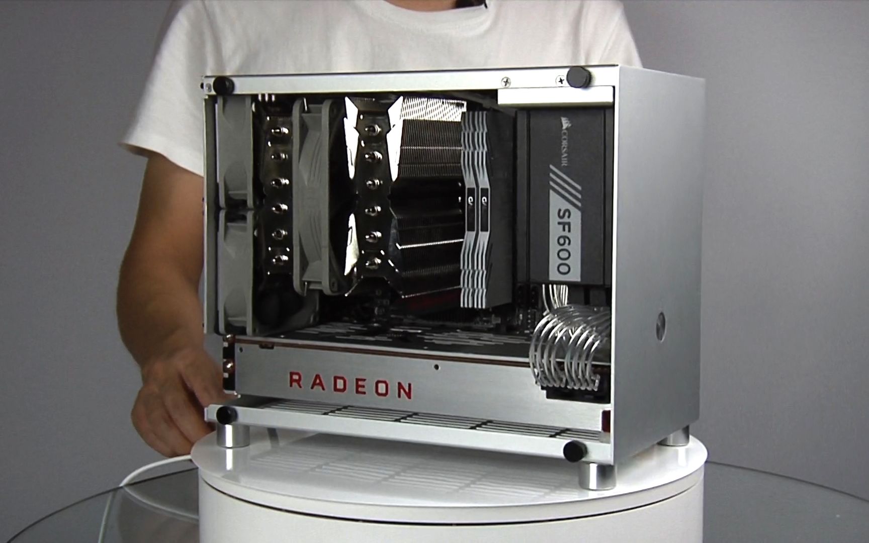 【ITX】这台‘银·风K77’让我装三千遍都不会腻