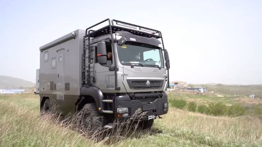 中国重汽四驱越野房车,四驱豪沃汕德卡房车