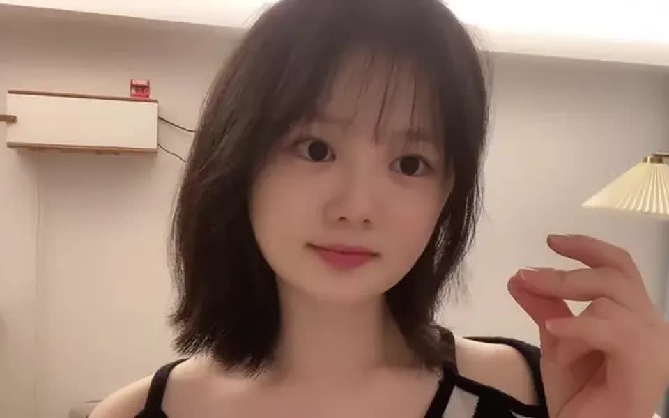 我又来啦,这个电动磨脚器真的香,磨完脚后跟变得好光滑,舒服!