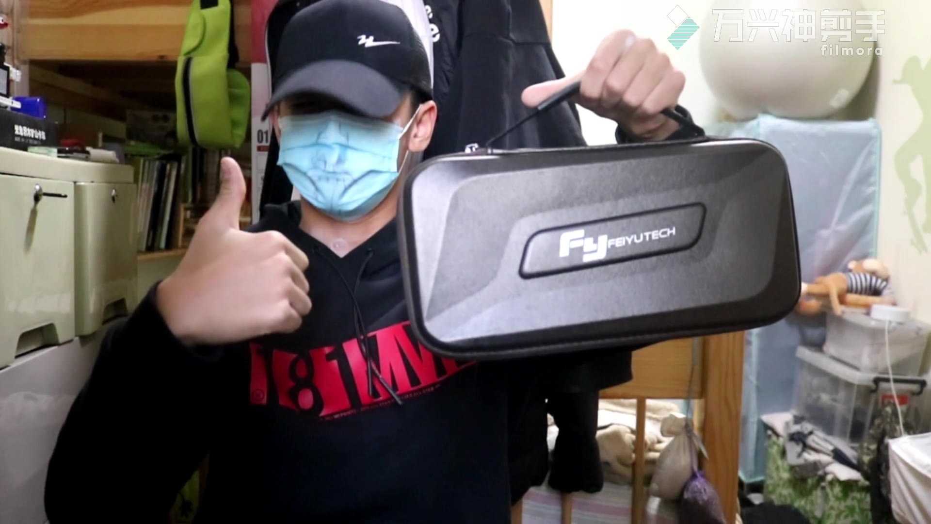 【礼堂影】vlog#14:你到底需不需要一个稳定器——飞宇vimble2手机...