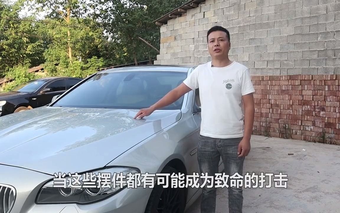 请大家不要在中控台放东西了,安全气囊爆开后果很严重。
