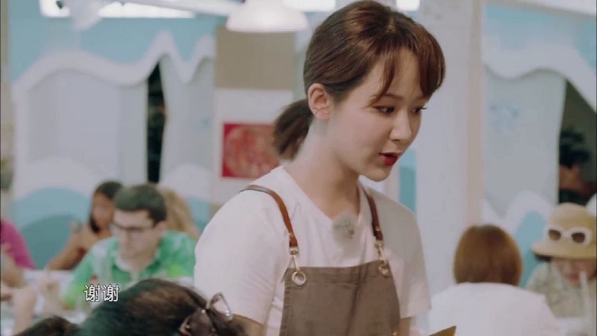 杨紫后厨前台工作岗位灵活转换,真的是万能的小天才紫啊!厉害!