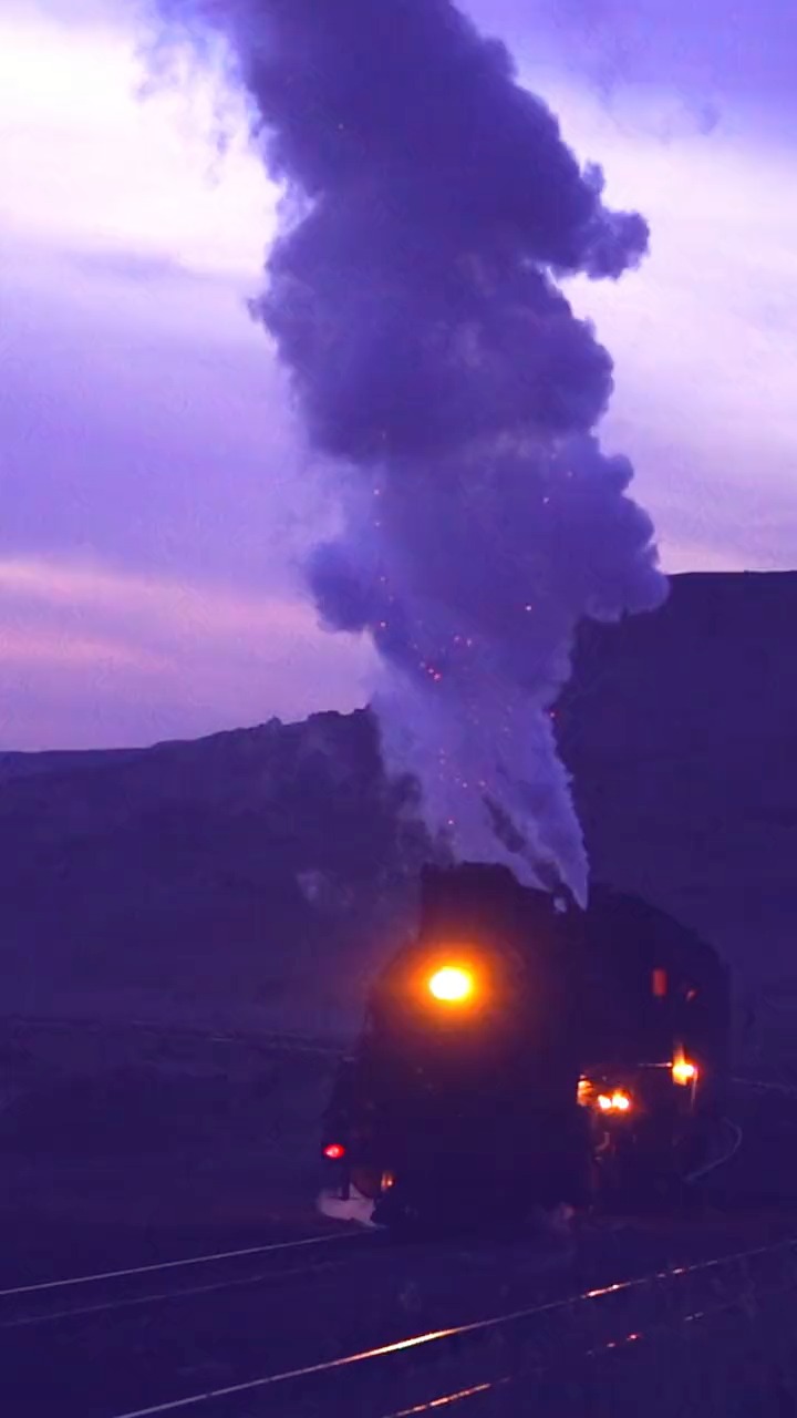 这里是新疆还三道岭,这里有全国最后还在运行的蒸汽火车