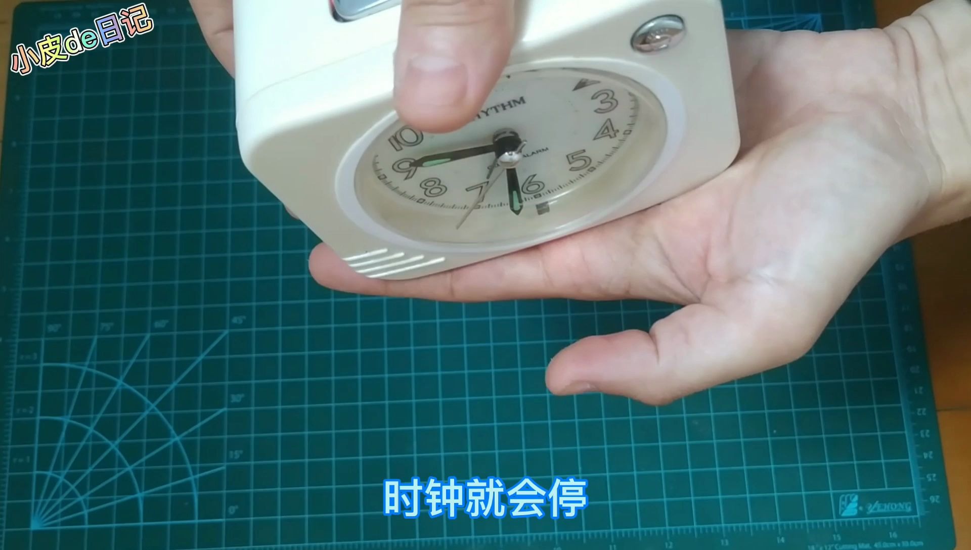 一次崩溃的石英钟维修,看下不值钱的钟被修成怎么样了