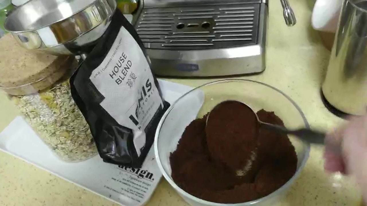 【猫舍生活】之磨咖啡豆的过程