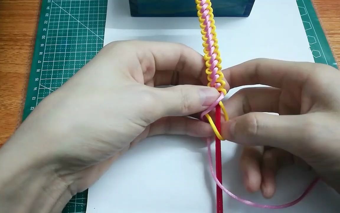 编绳教学!学会这个方法!可以轻松编出各种款式漂亮手链:情人结