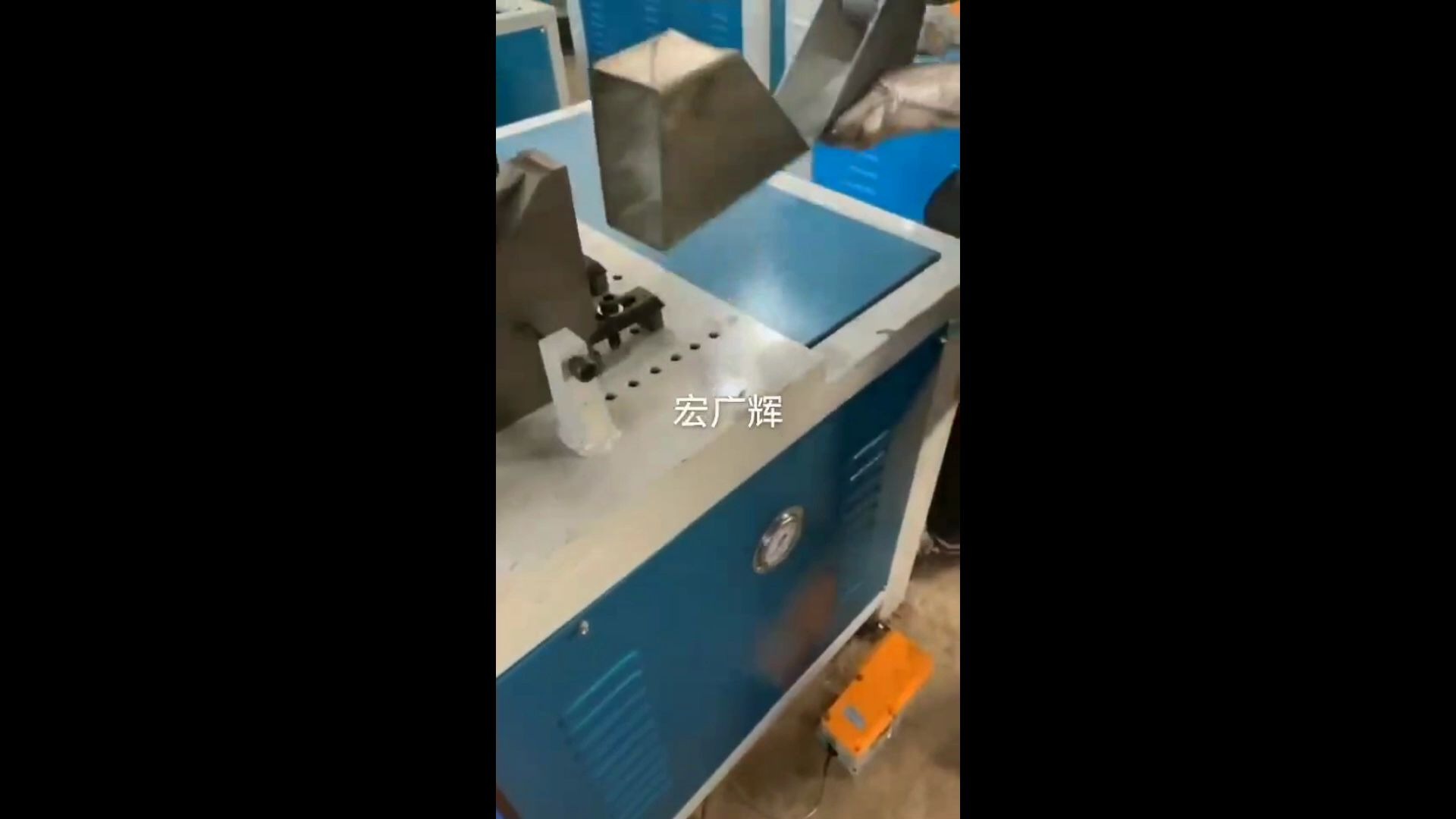 矩形管冲90度角不锈钢一次成型冲角机