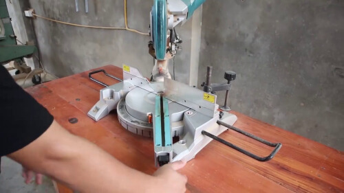 农村大叔真是人才!想不到木桌还能这样玩,卖1200你觉得值吗?