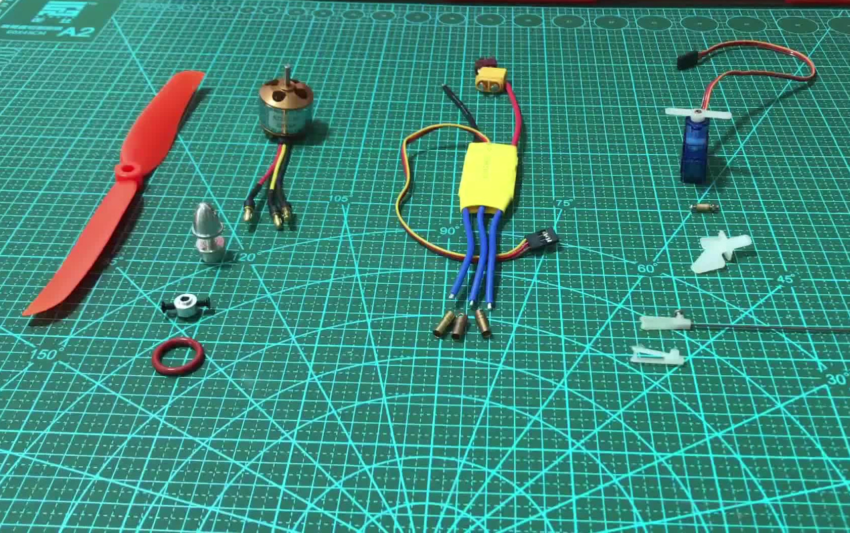 如何用最低的价格,买一套入门航模设备