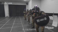 军媒播出武警特种部队使用VR进行训练画面,模拟各种战斗场景,系统能...
