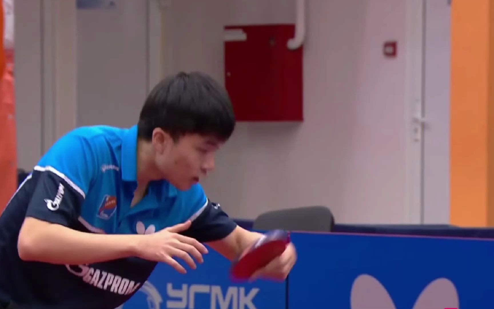 林钧儒正反手动作近距离欣赏