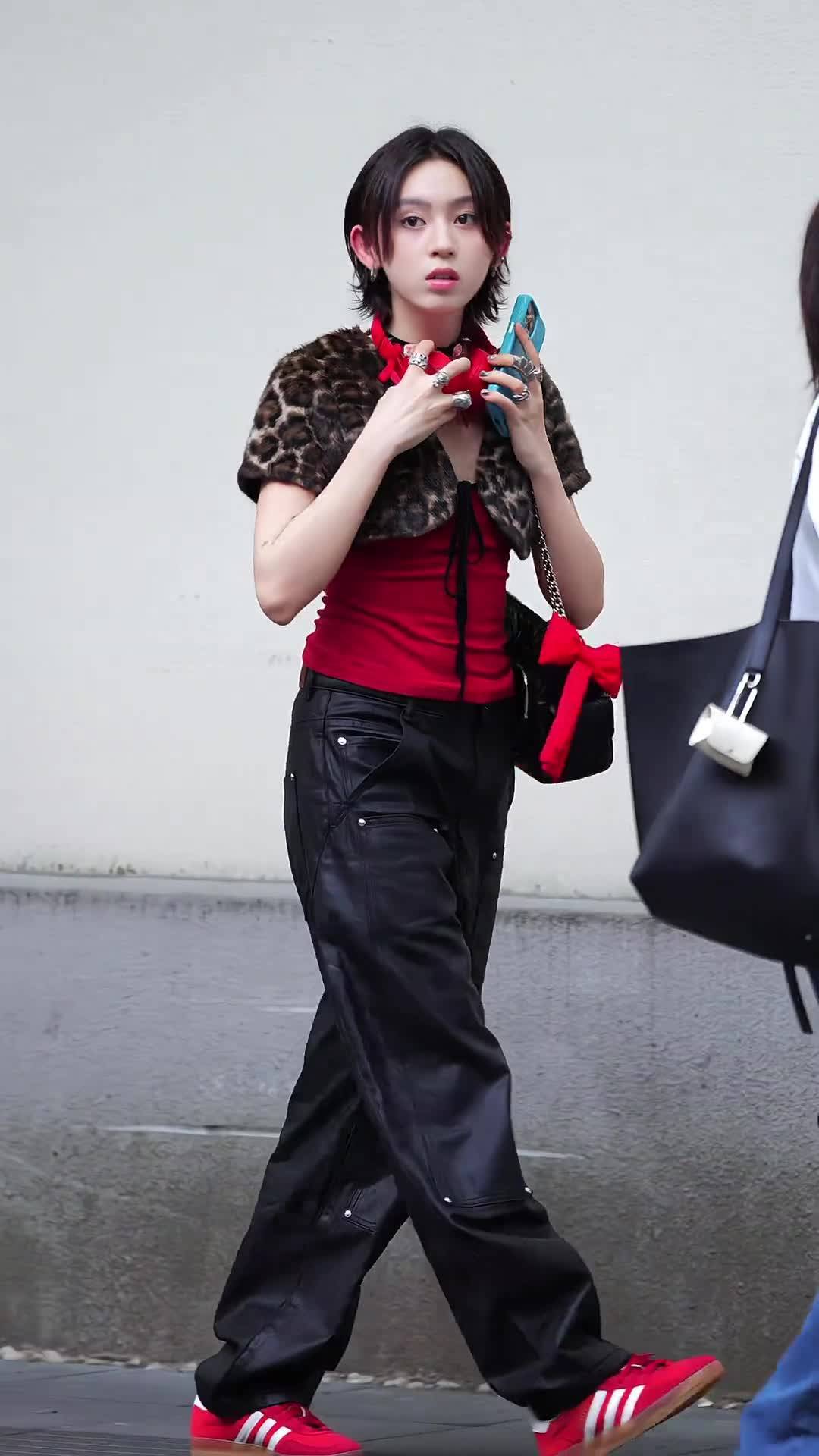 魔都街头,时尚与潮流的碰撞,你get到了吗?