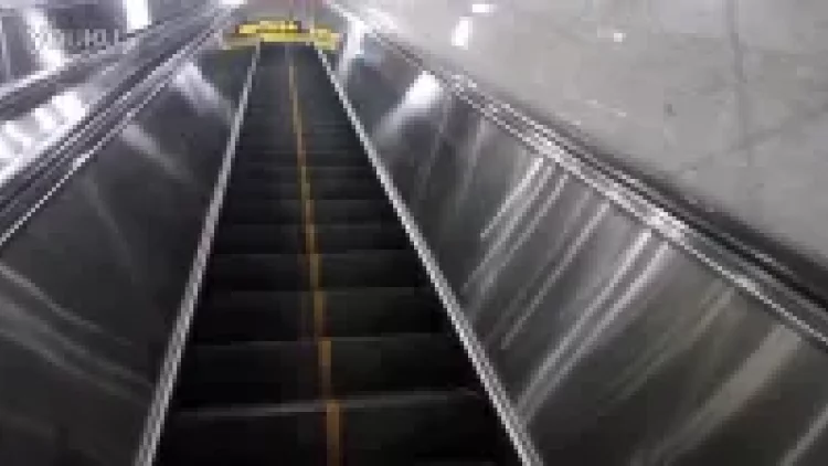 12号线天潼路自动扶梯站台至站厅