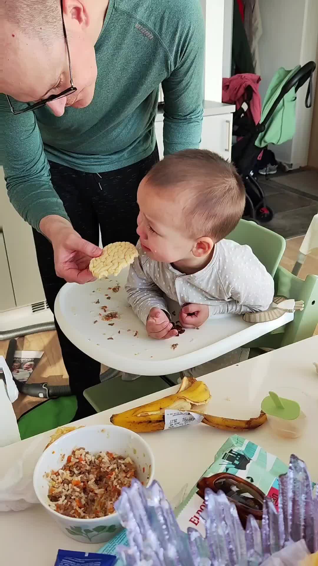...一安十天前在幼儿园发烧被带回家来,高烧都到四十二度了,女婿打电话...