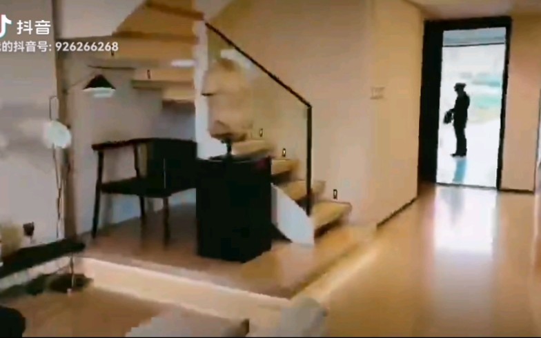 实在没时间整理视频文案了,记住我是做装修的就对了。