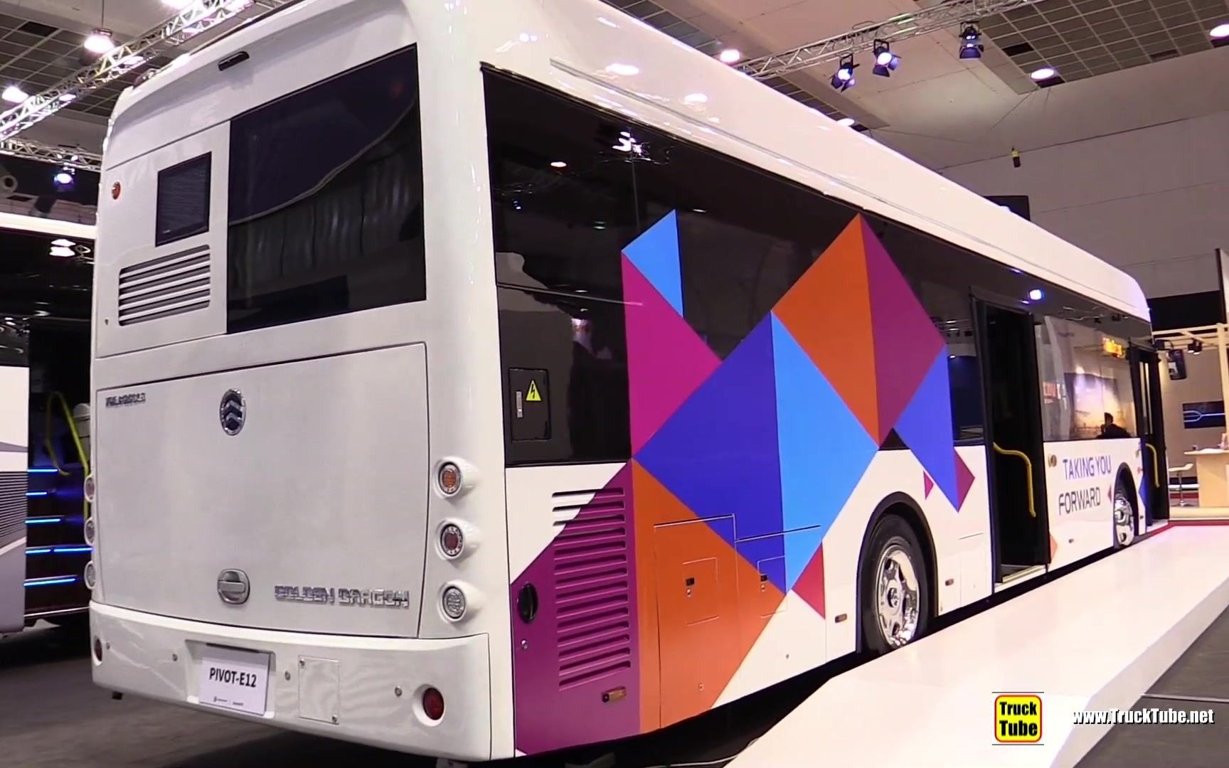 2020年新款厦门金旅Pivot E12纯电动城市客车全景展示