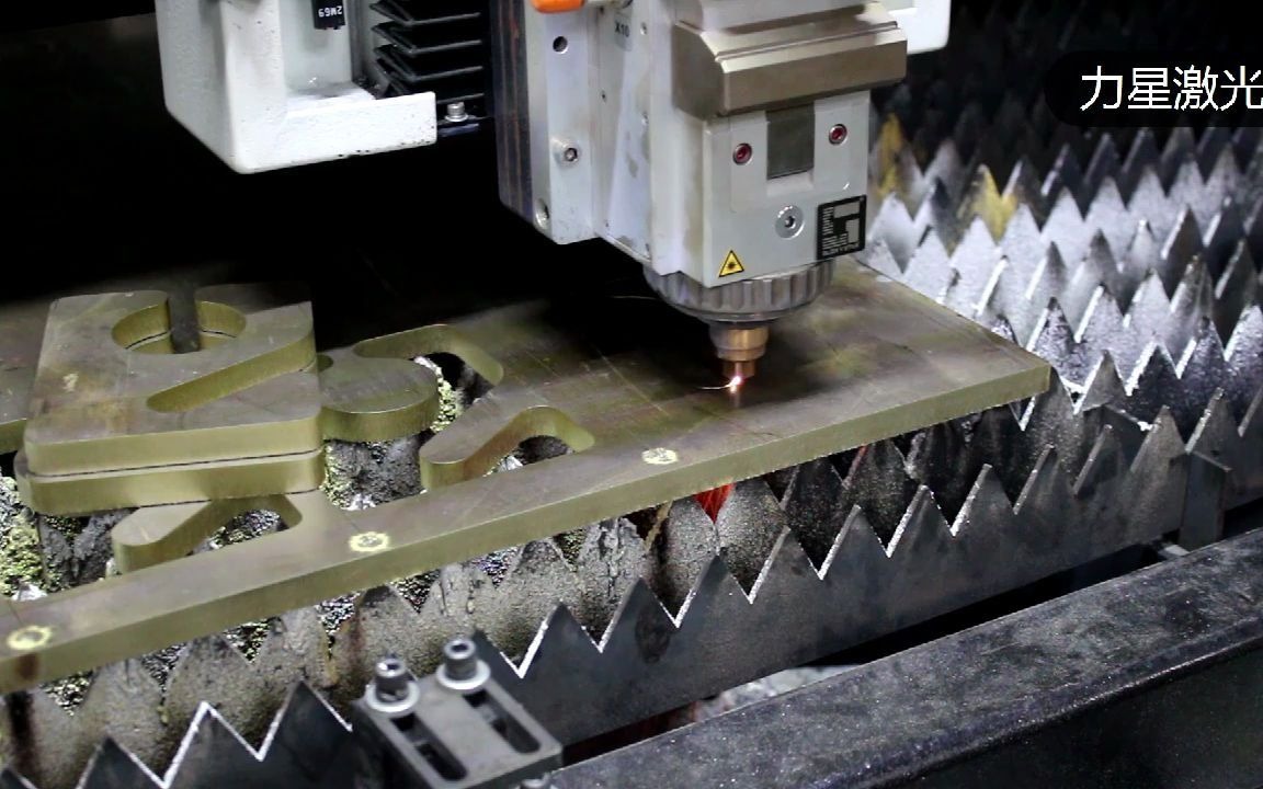 6000W激光切割机高效精准切割15mm黄铜实操作业视频