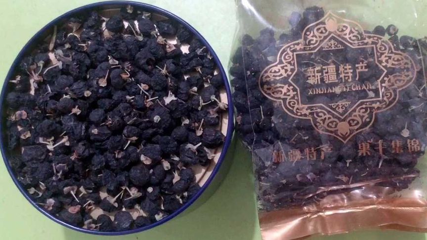 黑枸杞具有祛斑抗衰老的作用,不能与绿茶一起喝,3大人群要禁忌