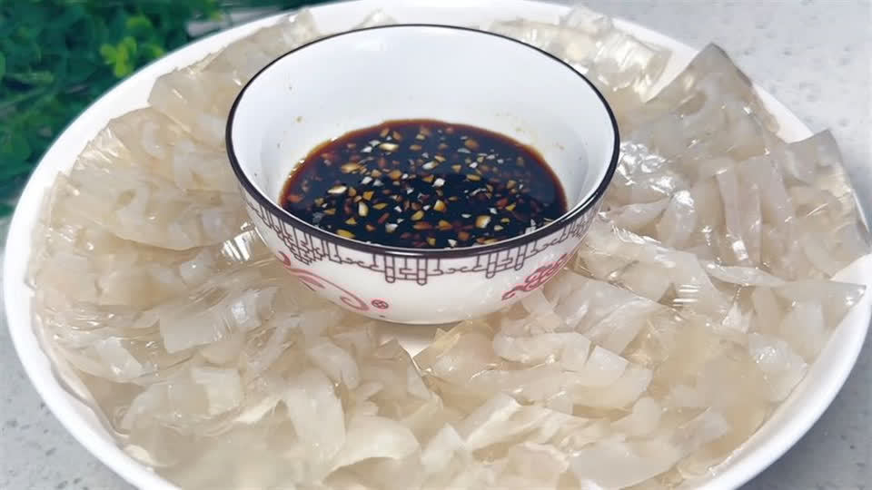 水晶皮冻做法真是太简单,没有一点技术含量