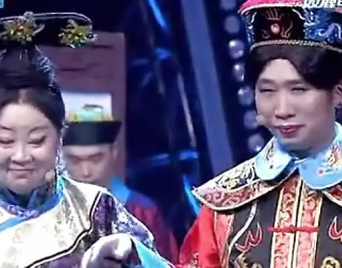 方青卓杨迪携手为申奥助阵搞笑表演《新还珠格格之小黑屋》经典片段