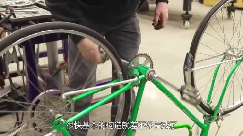 在自行车后方加一个螺旋桨,跑起来比电动车快吗?这速度真没想到