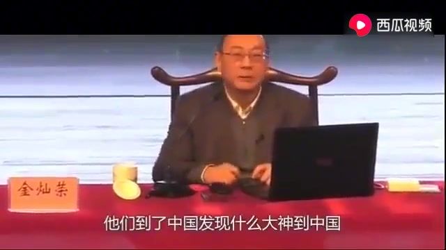 要肯定取得的成就,要道路自信、理论自信、制度自信、文化自信
