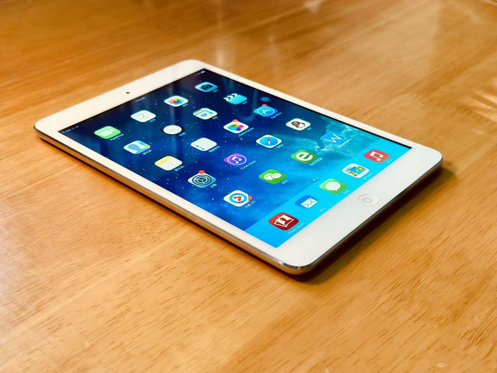 【Ken】开箱一台iOS7.0.4的iPad mini2 | 这台iPad是多少朋友的青春.