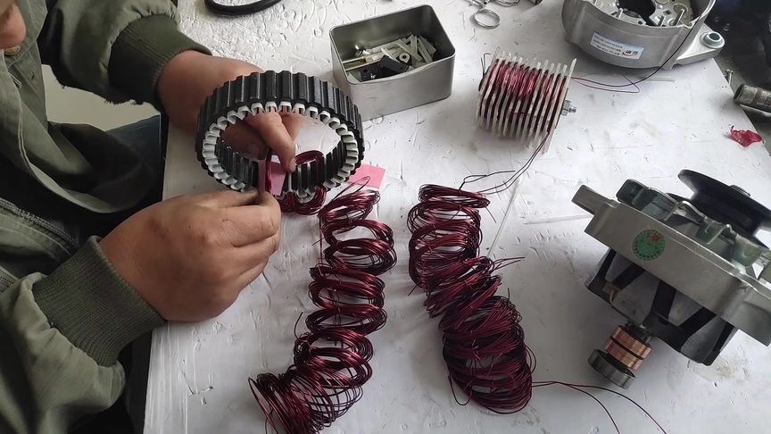 吴大哥改造汽车发电机 重新绕制线圈