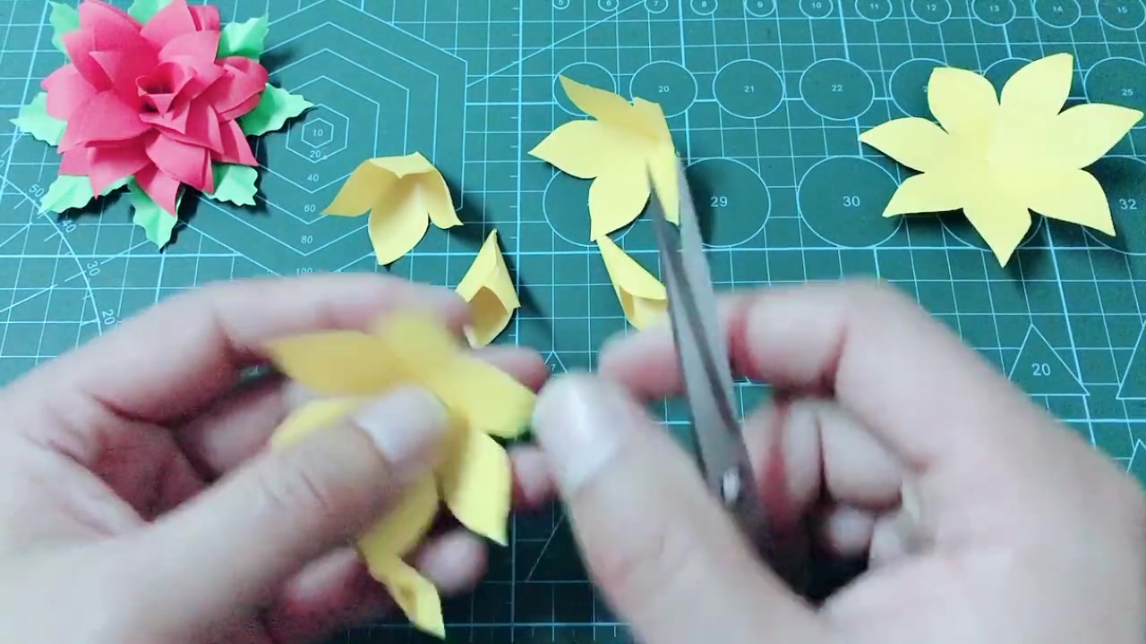 【变废为宝】简单几步做一朵漂亮的手工玫瑰花,用来装饰美美哒!