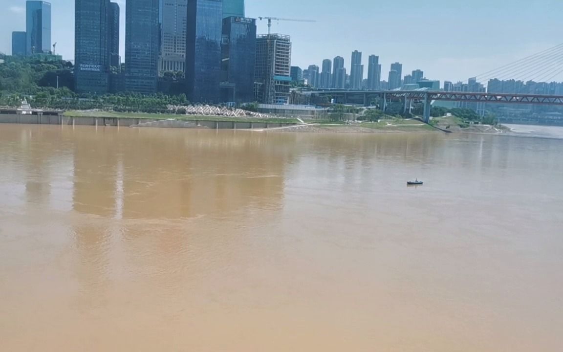 重庆轨道交通2号线 沿着嘉陵江的单轨线路