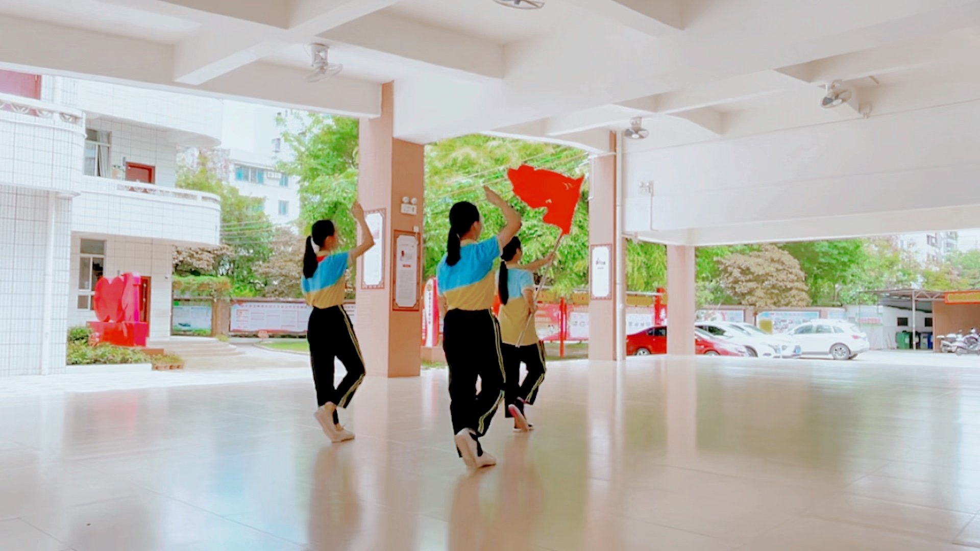 少先队大队旗出旗